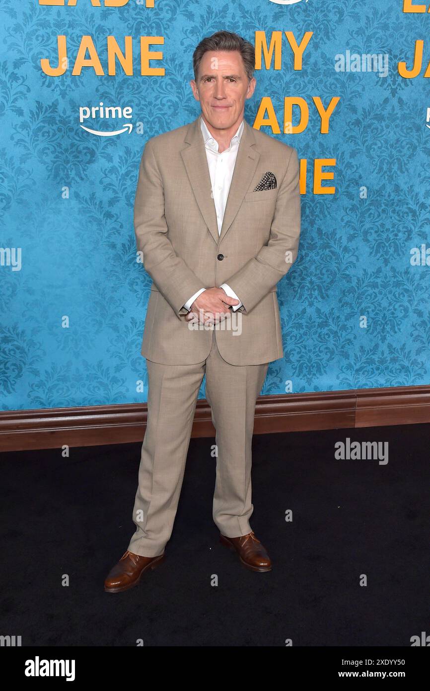 Rob Brydon bei der Premiere der Amazon Prime Video Serie My Lady Jane ...
