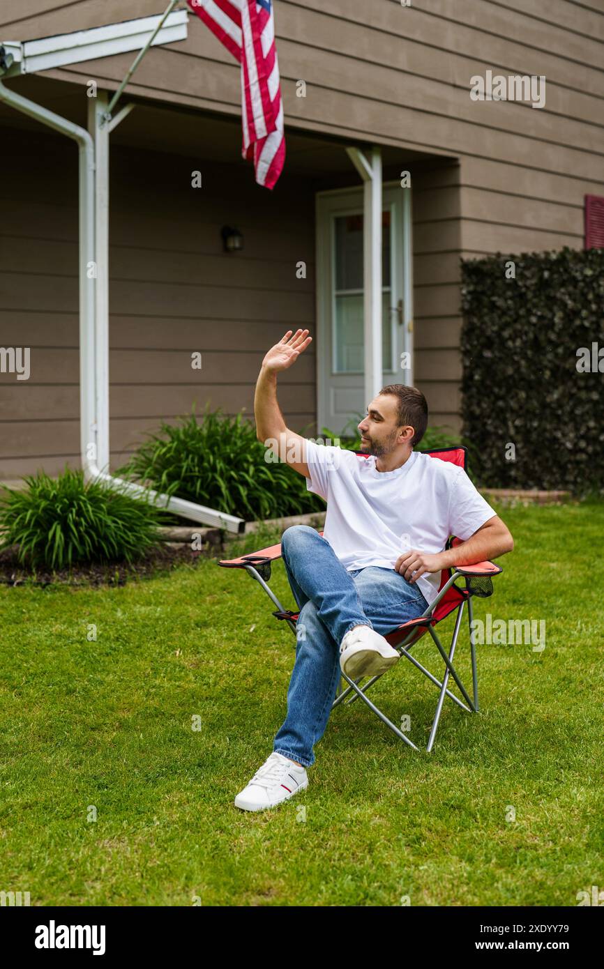 Man sunbathing in yard hi-res stock photography and images - Alamy