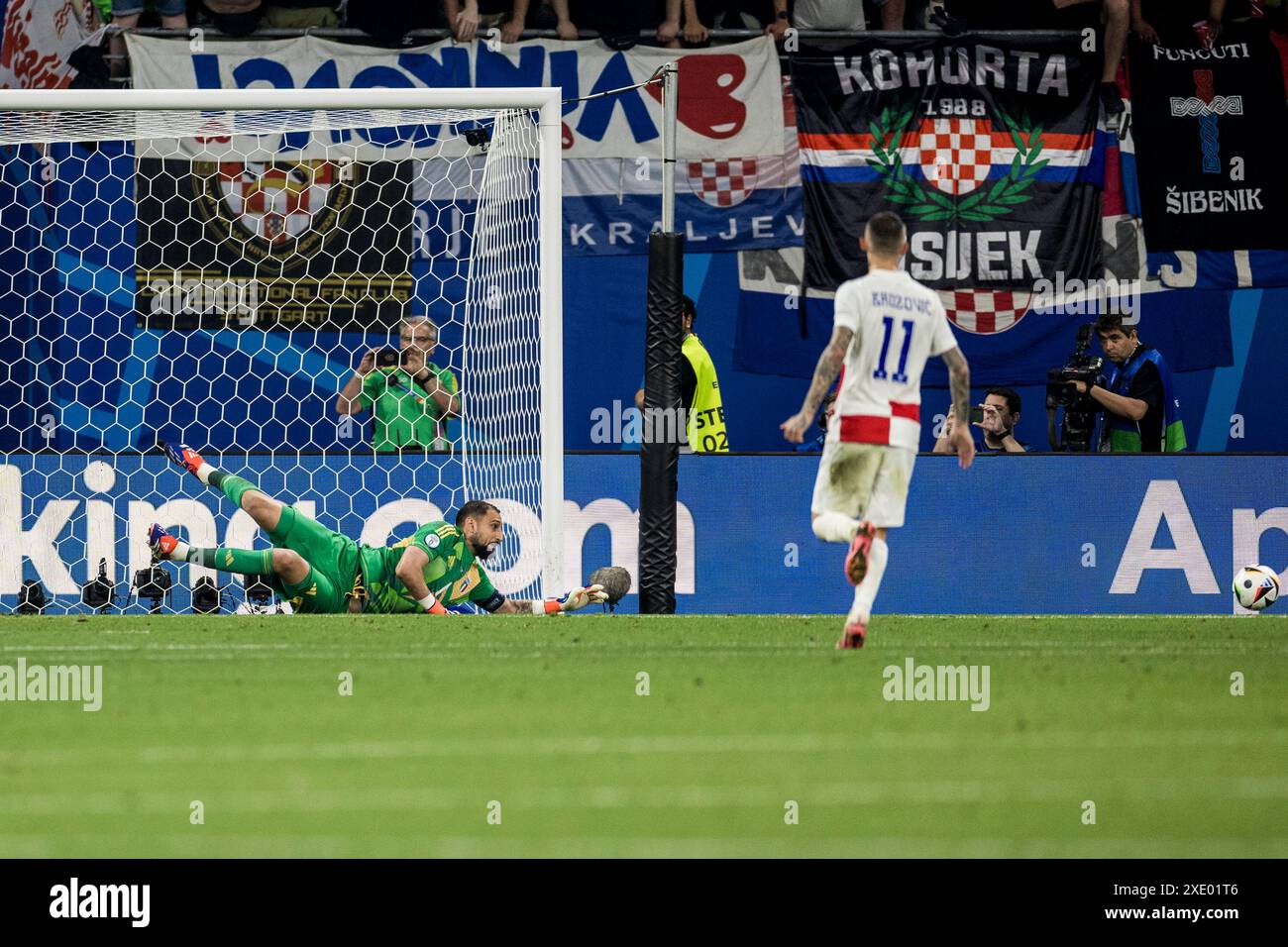 Luka modric from croatia hi-res stock photography and images - Alamy