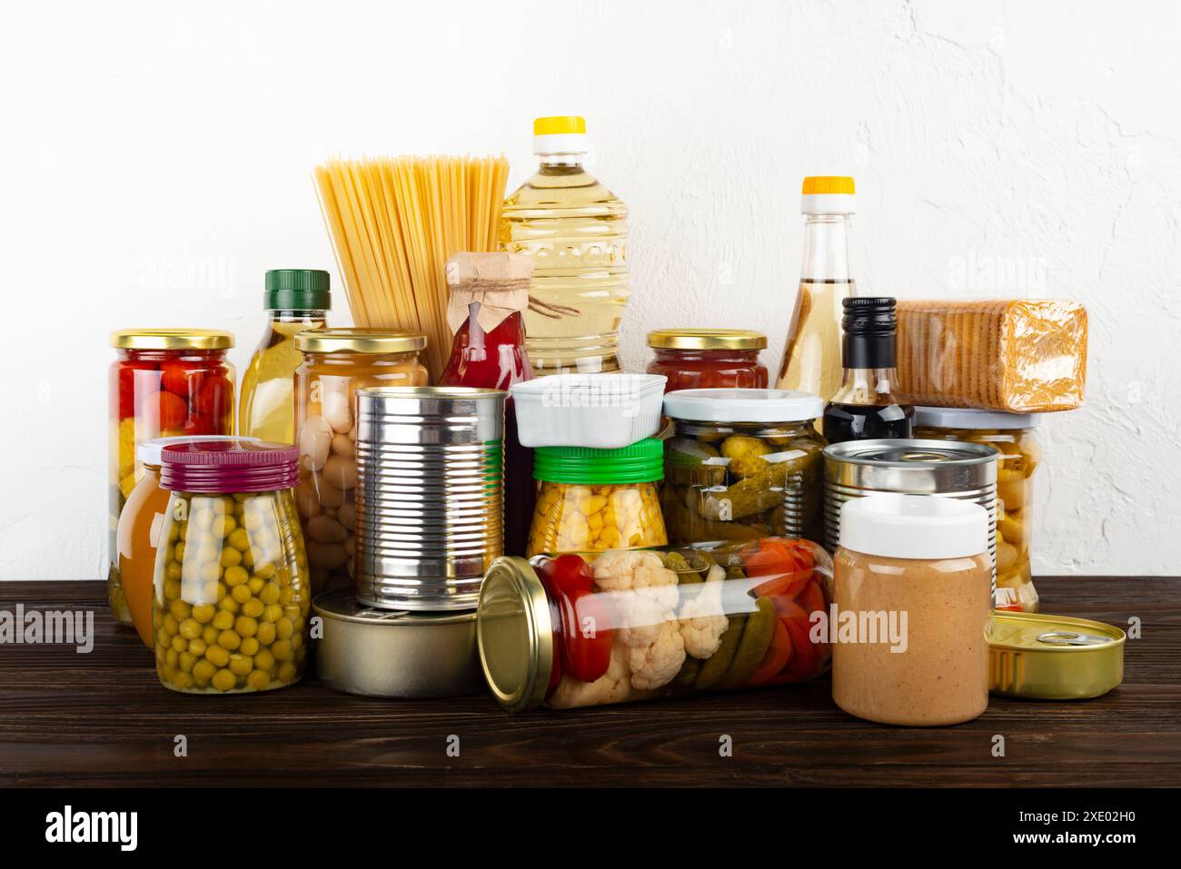 Emergency food supply hi-res stock photography and images - Alamy