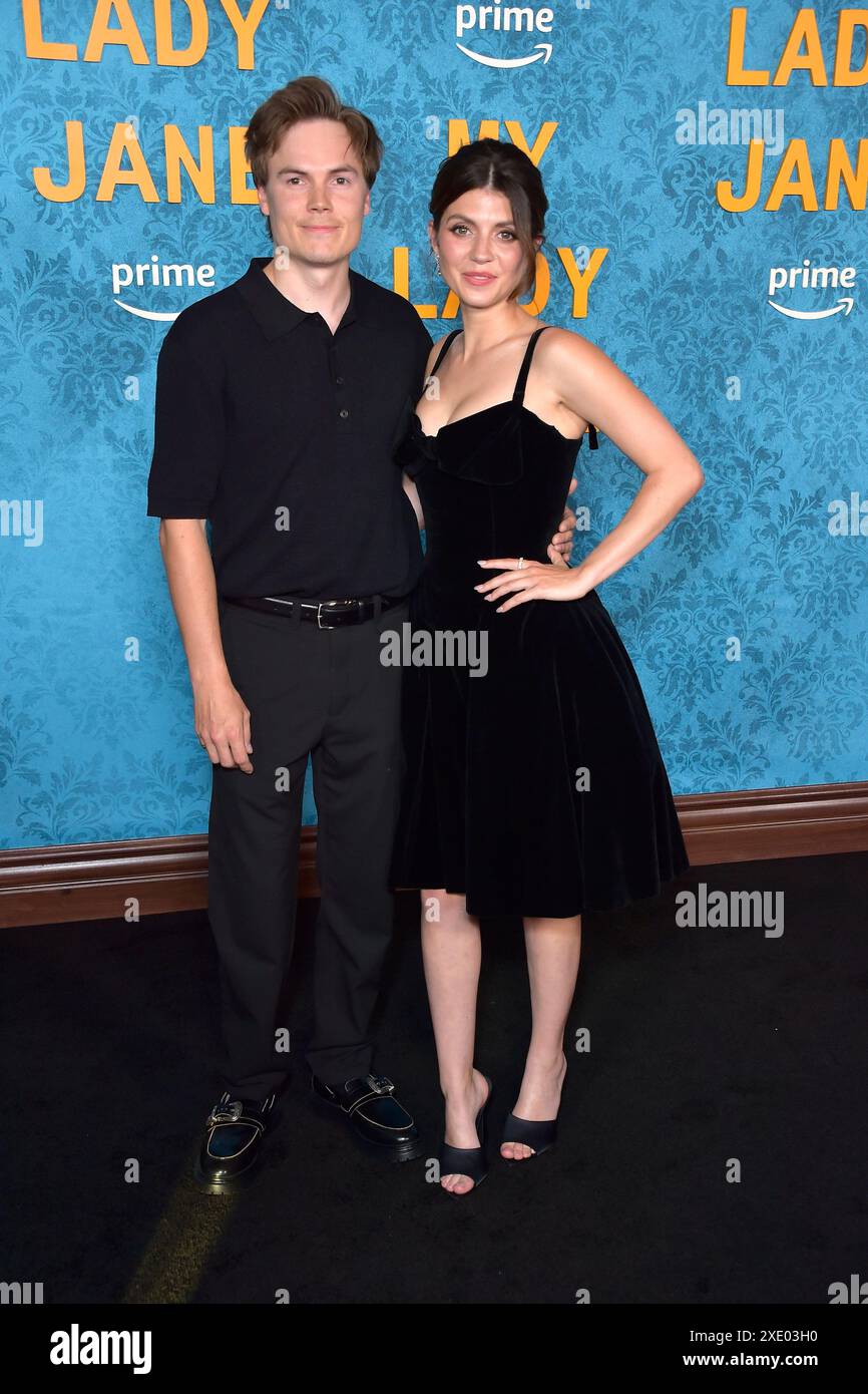 Martin Taube und Emily Bader bei der Premiere der Amazon Prime Video ...