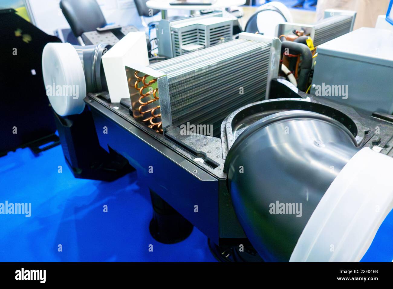 Ventilation unit with active thermodynamic recovery and inverter ...