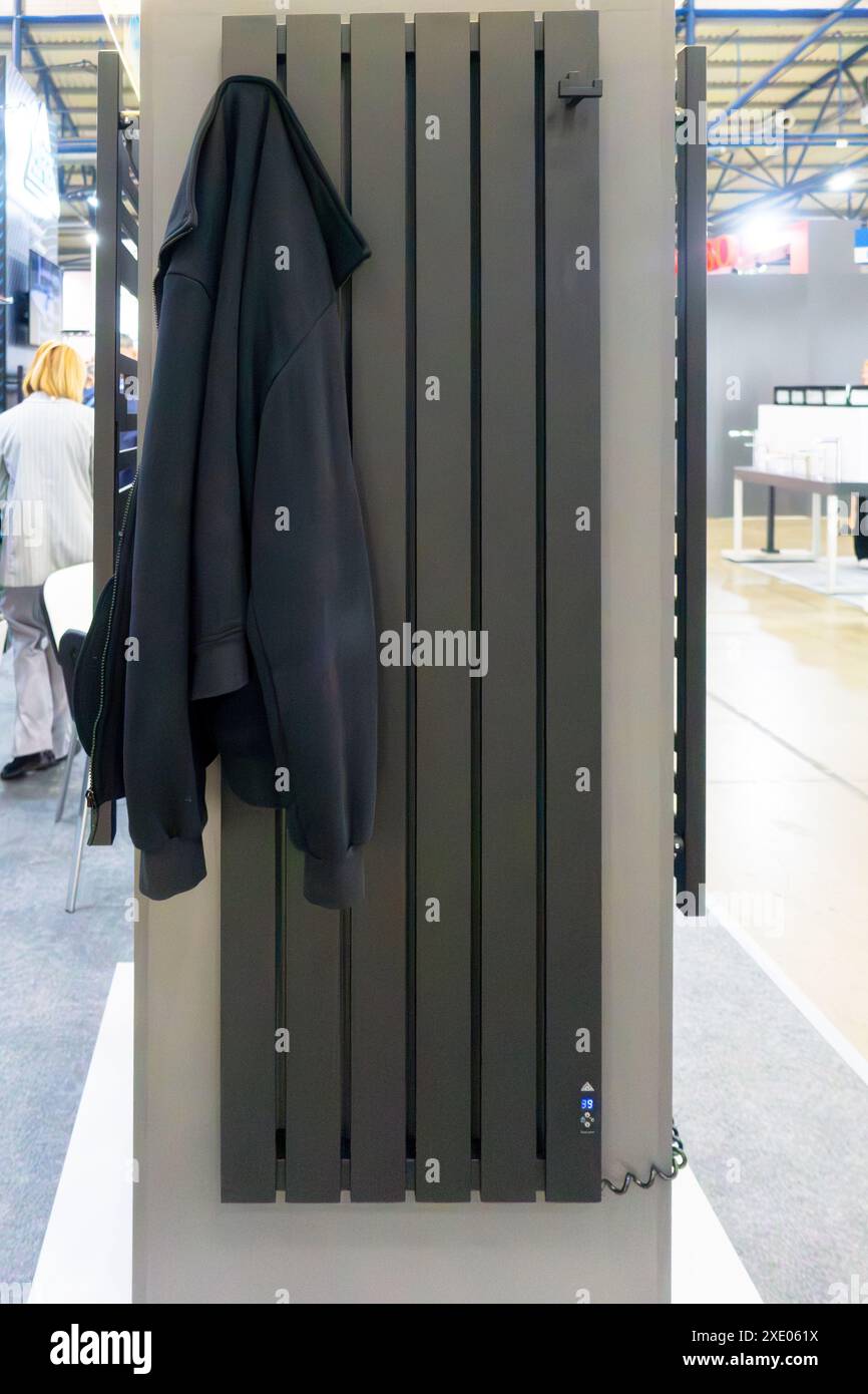 Horizontal placement hi-res stock photography and images - Alamy