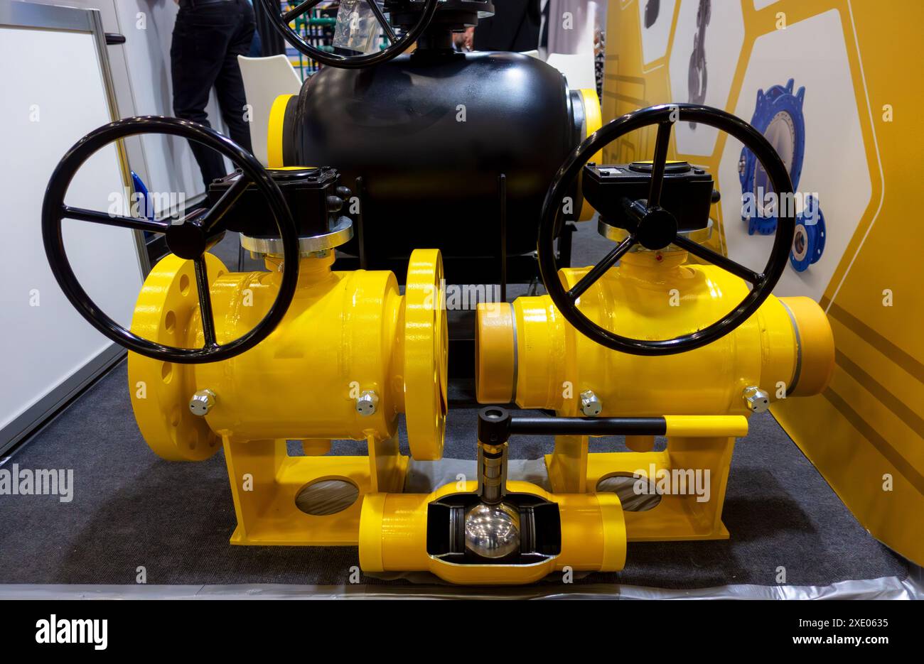 Shut-off valves in section. Structure and mechanical component Stock ...