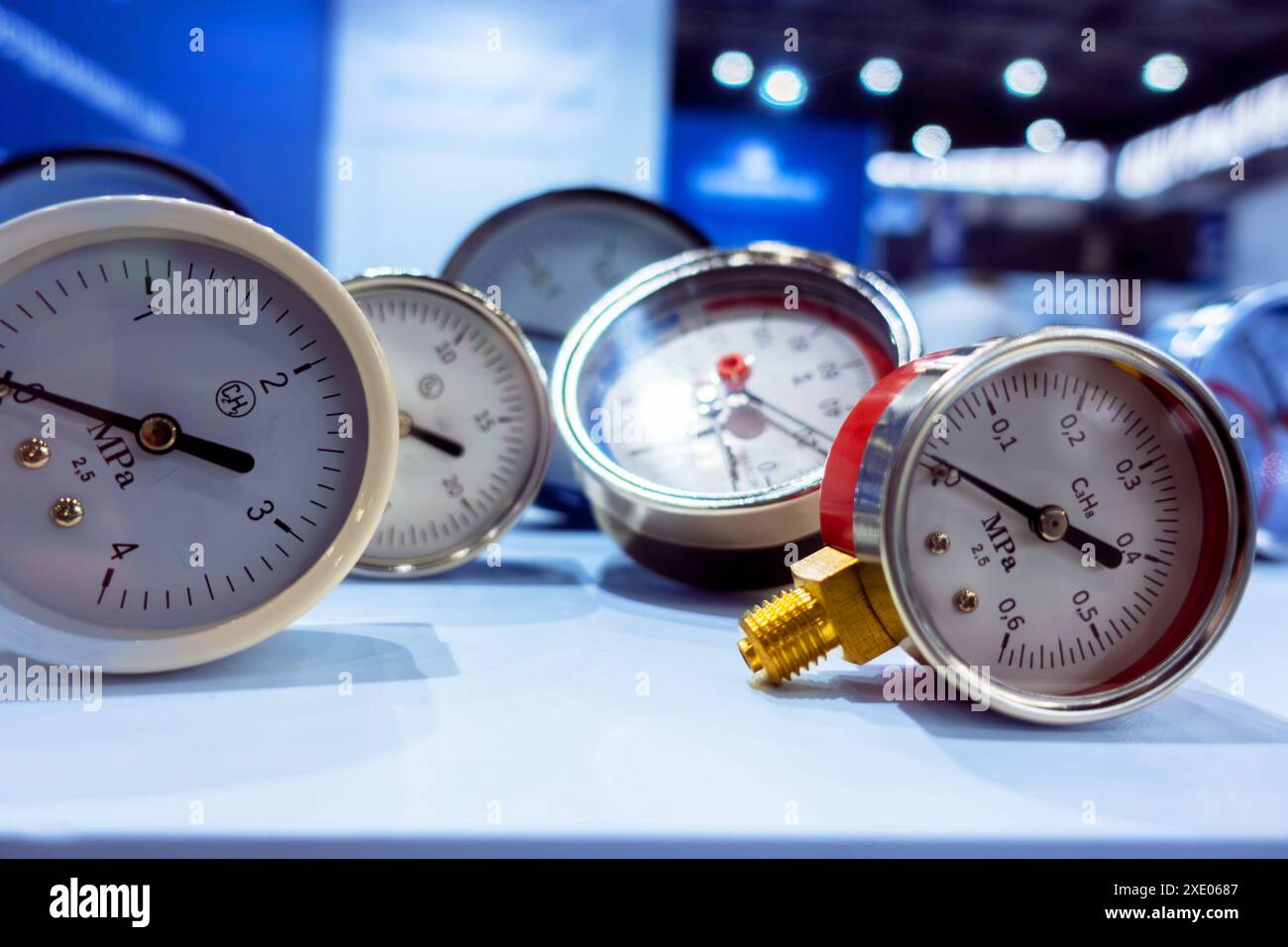 Powder pressure gauges for excess gas and steam pressure Stock Photo ...