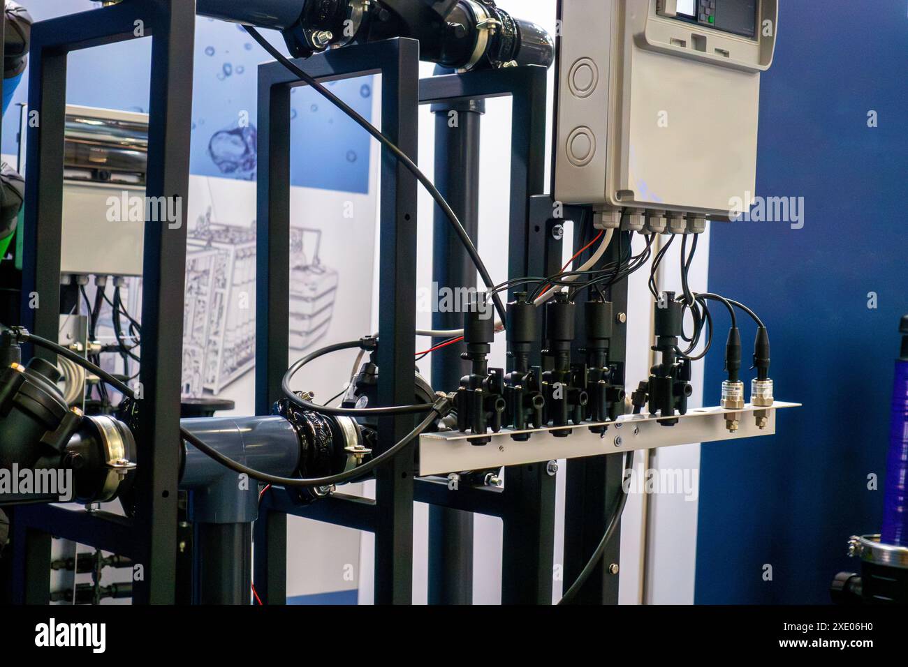 Solvent sealing hi-res stock photography and images - Alamy