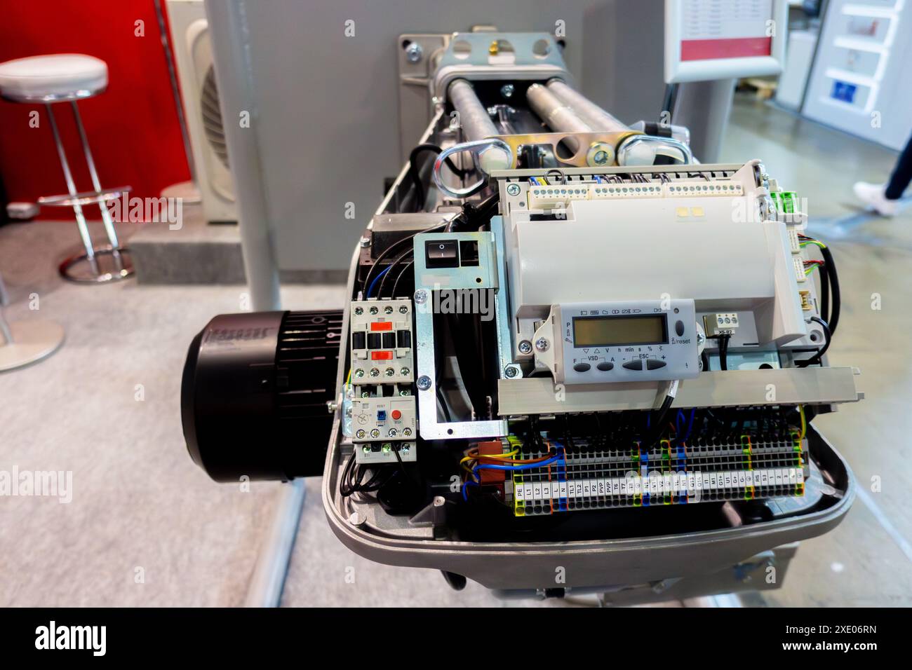 Gas burner for use in medium and high power heat generators with ...