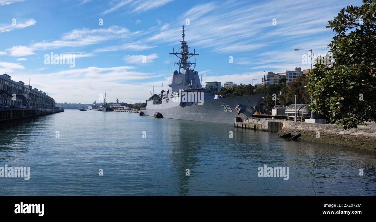 HMAS Hobart (DDG 39), Australian Navy ships moored at Cowper Wharf ...