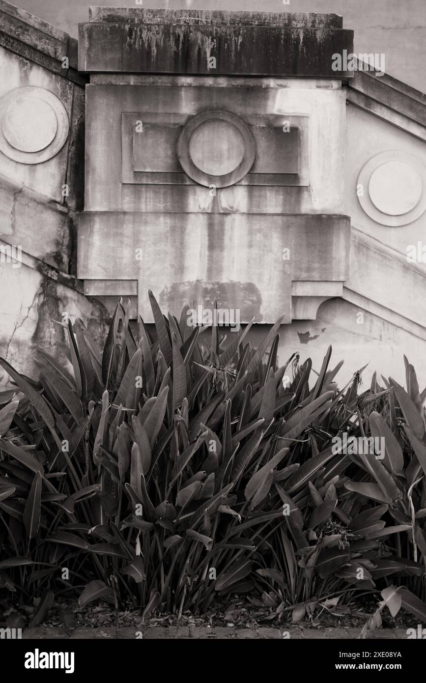 Sydney Harbour Bridge, Art Deco details on the Milsons Point steps ...