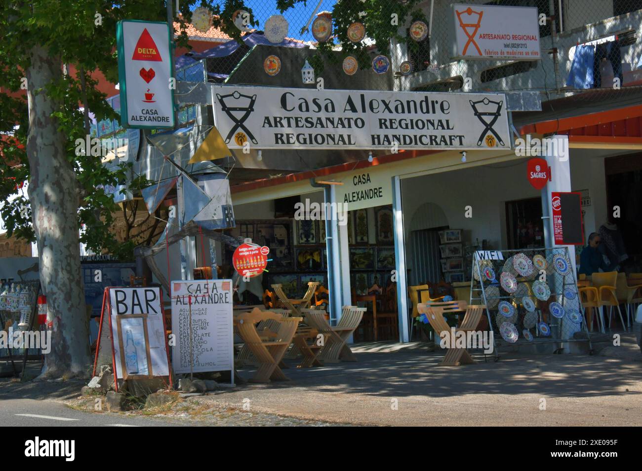 Portugal, Monchique, 16.06.2024 Manuel Alexandre, der Mann hinter den ikonischen Scherenstuehlen ...