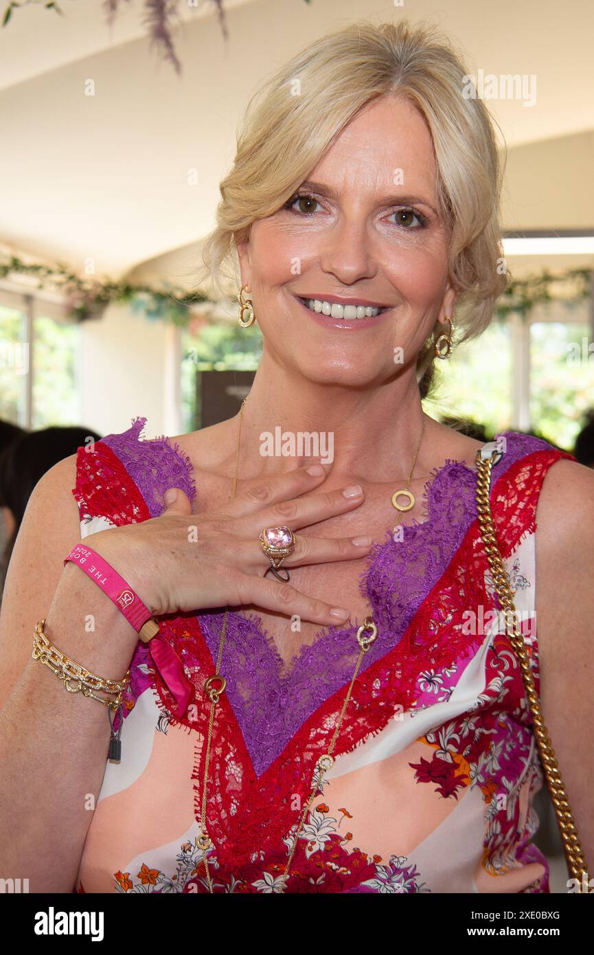 Penny lancaster model hi-res stock photography and images - Alamy