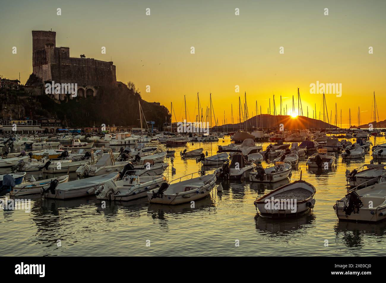 Lerici view castle village hi-res stock photography and images - Alamy