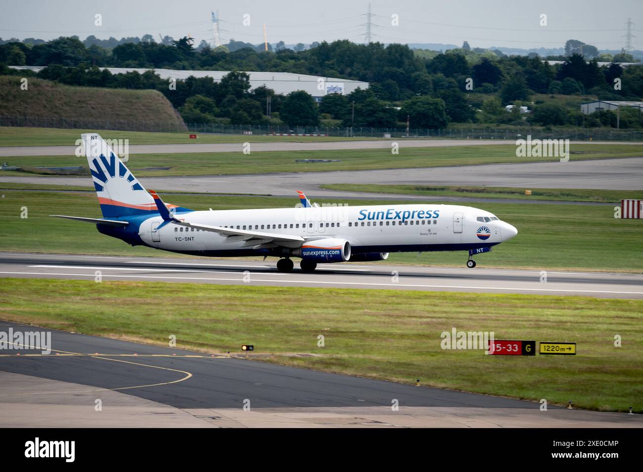 SunExpress Boeing 737-8HC taking off at Birmingham Airport, UK (TC-SNT ...