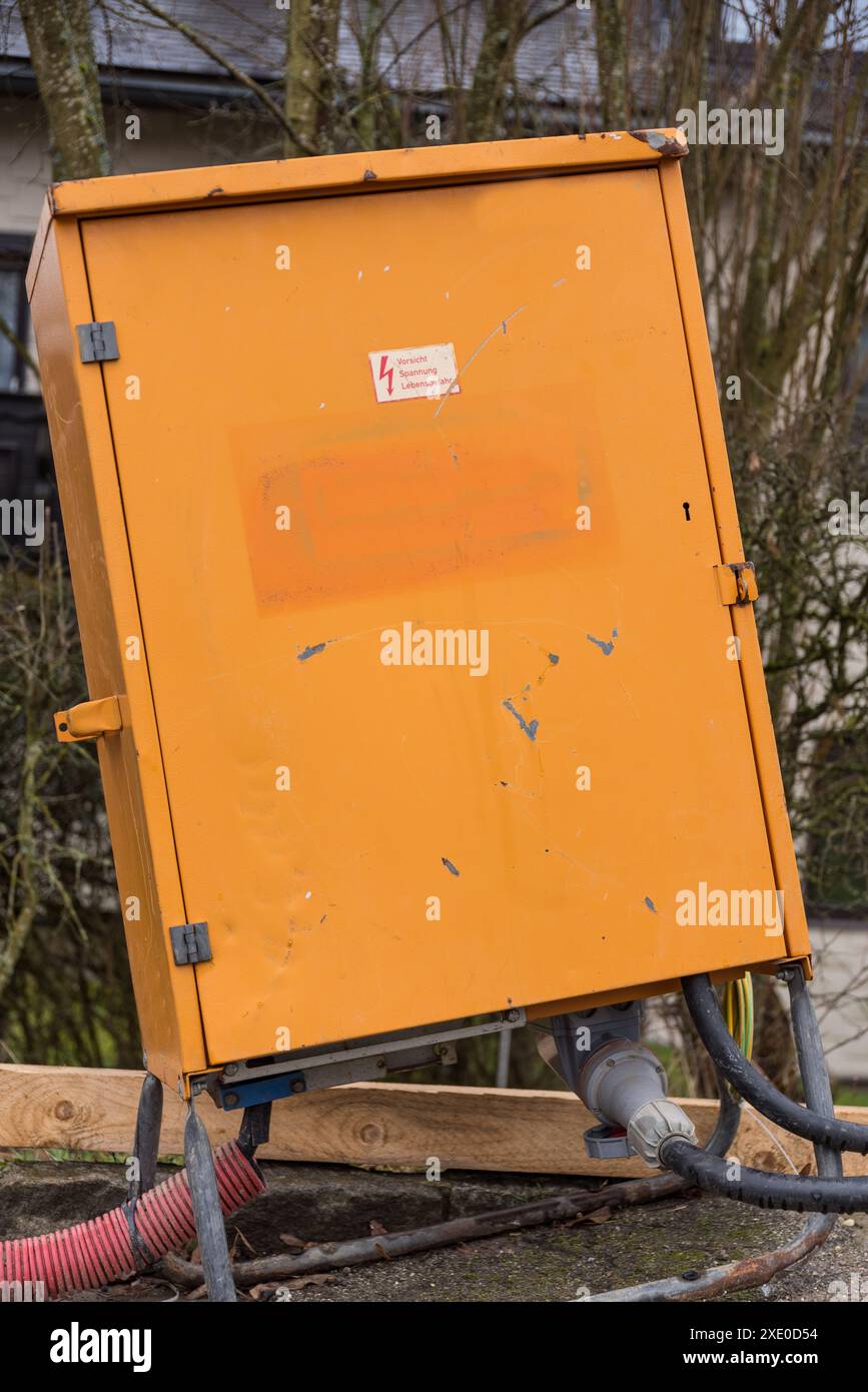 Distribution box for energy supply with site electricity - power ...