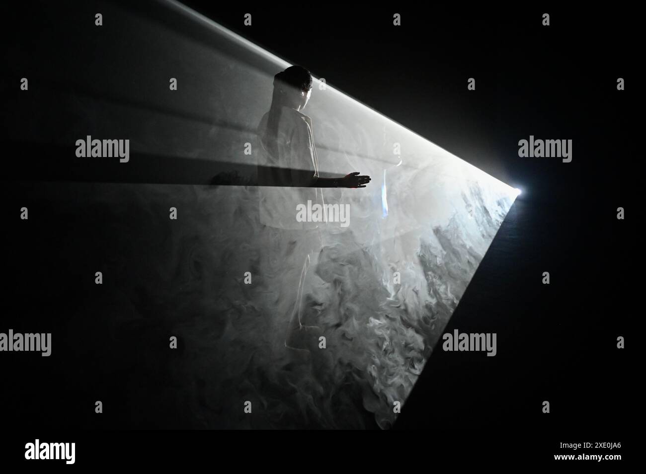 Tate modern installation hi-res stock photography and images - Alamy
