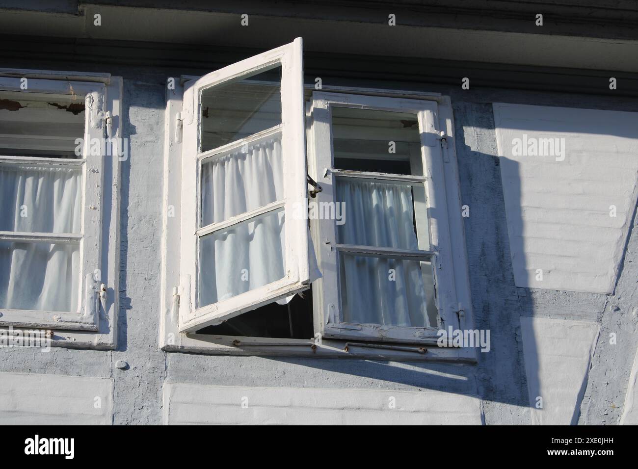 old white window Stock Photo - Alamy