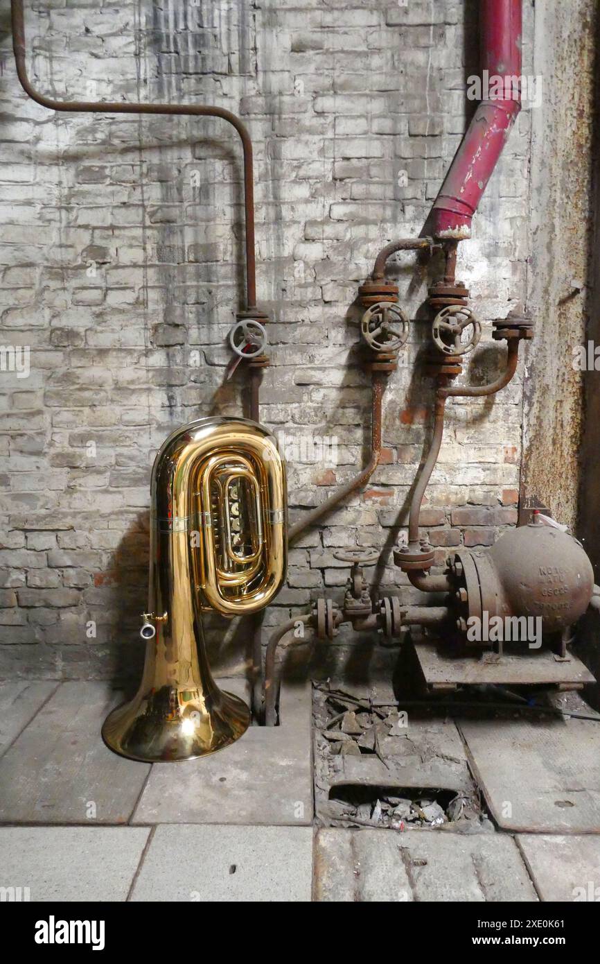 Brass instruments tuba hi-res stock photography and images - Alamy