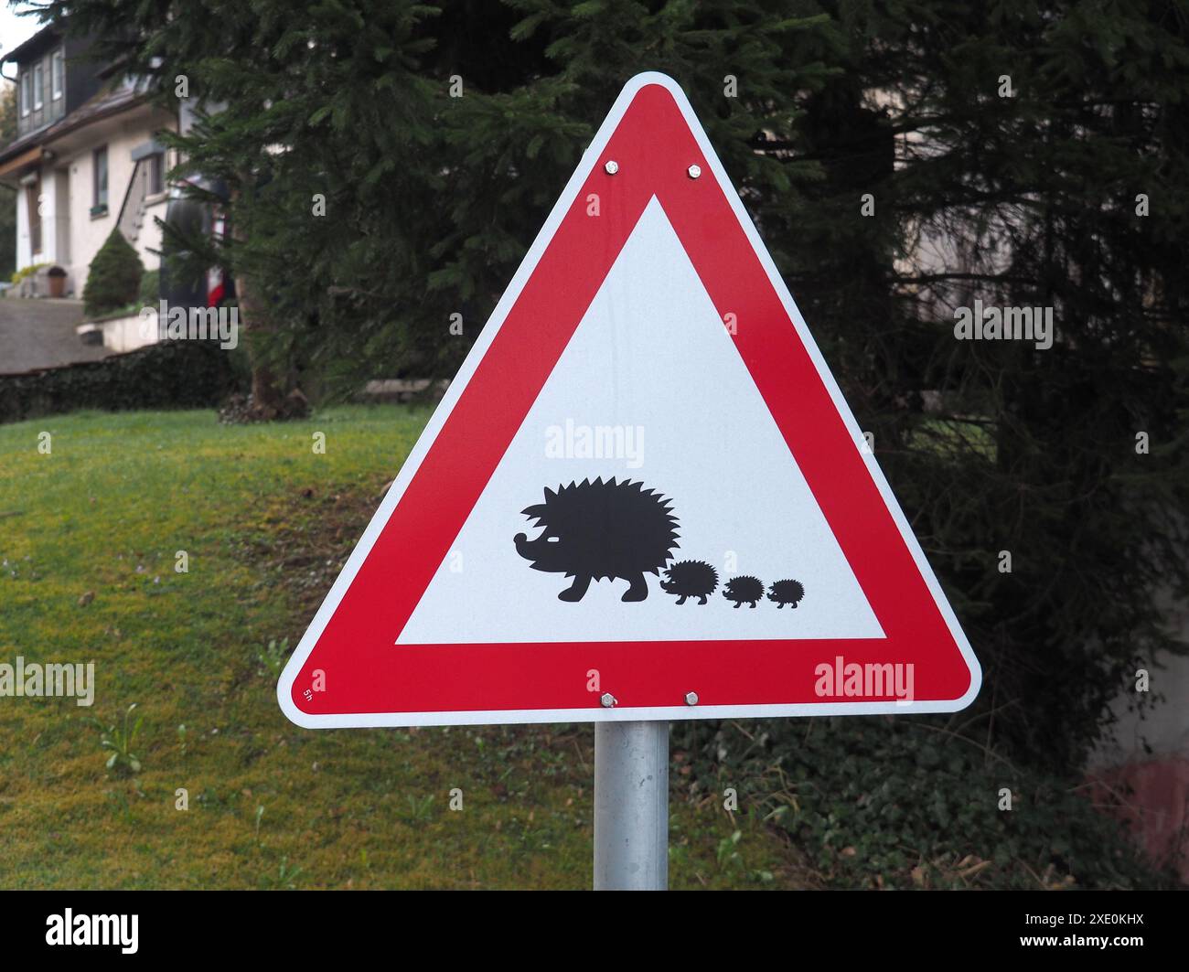Traffic sign, hedgehog Stock Photo - Alamy