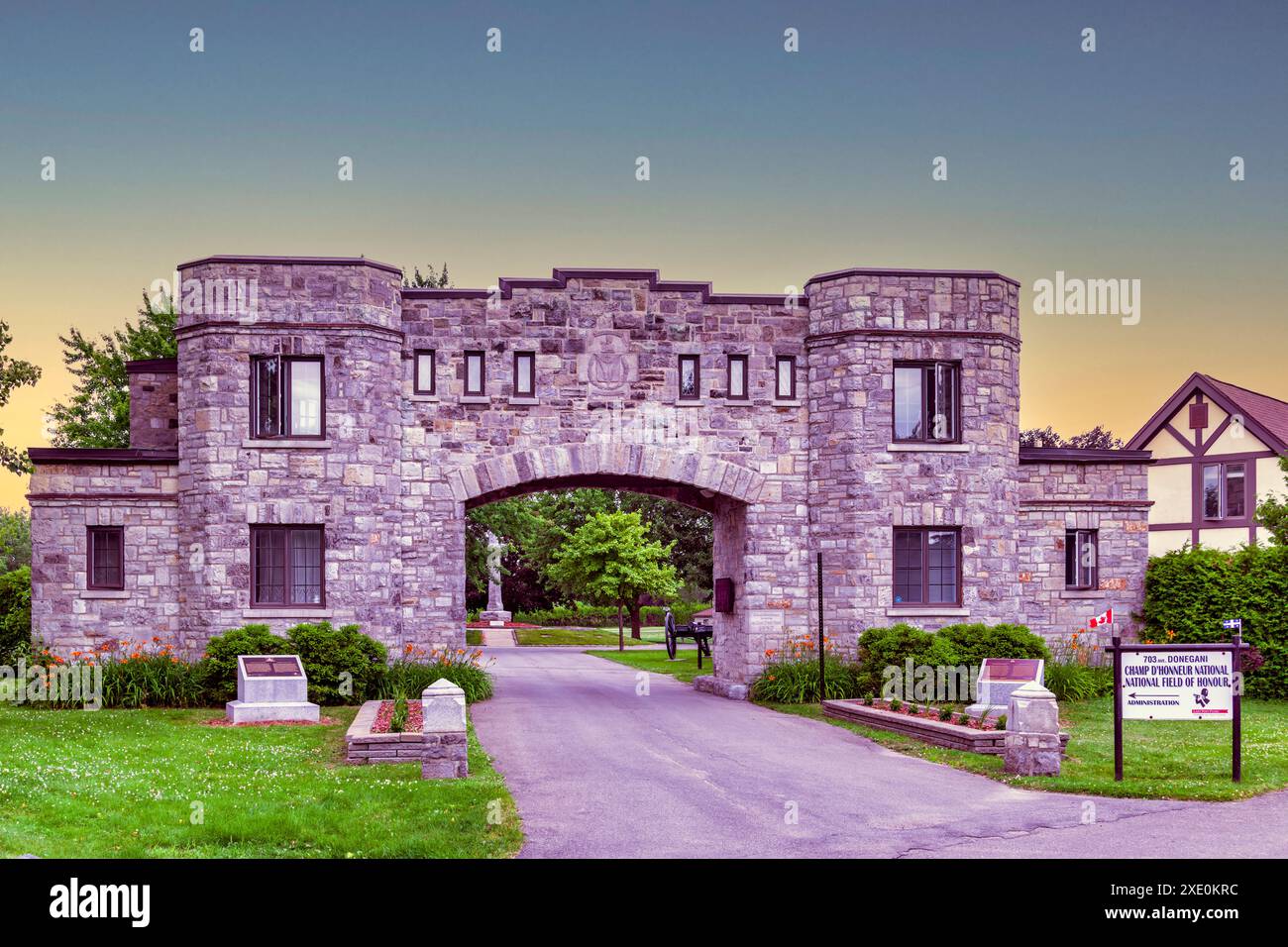 National field of honor gateway hi-res stock photography and images - Alamy