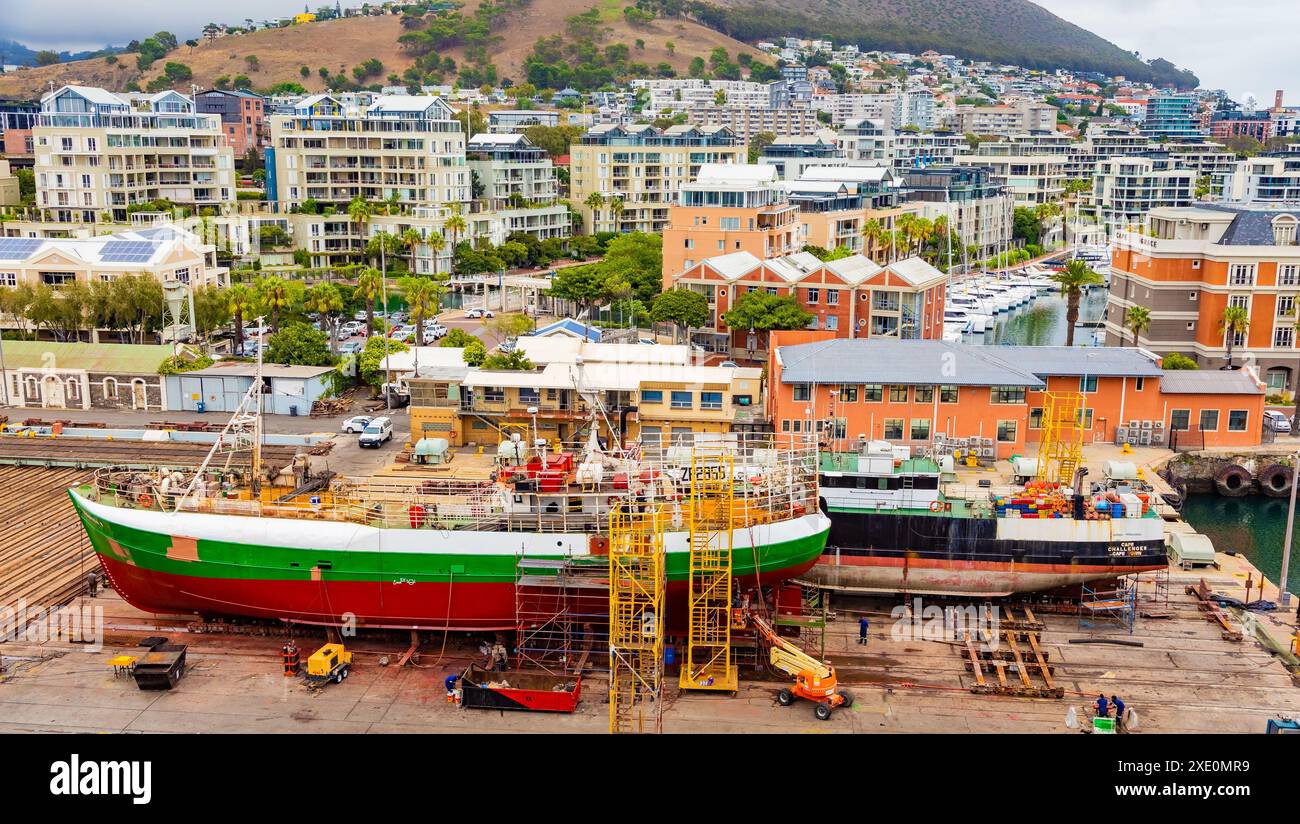 Shipyard docks at V and A Waterfront Harbour Stock Photo - Alamy