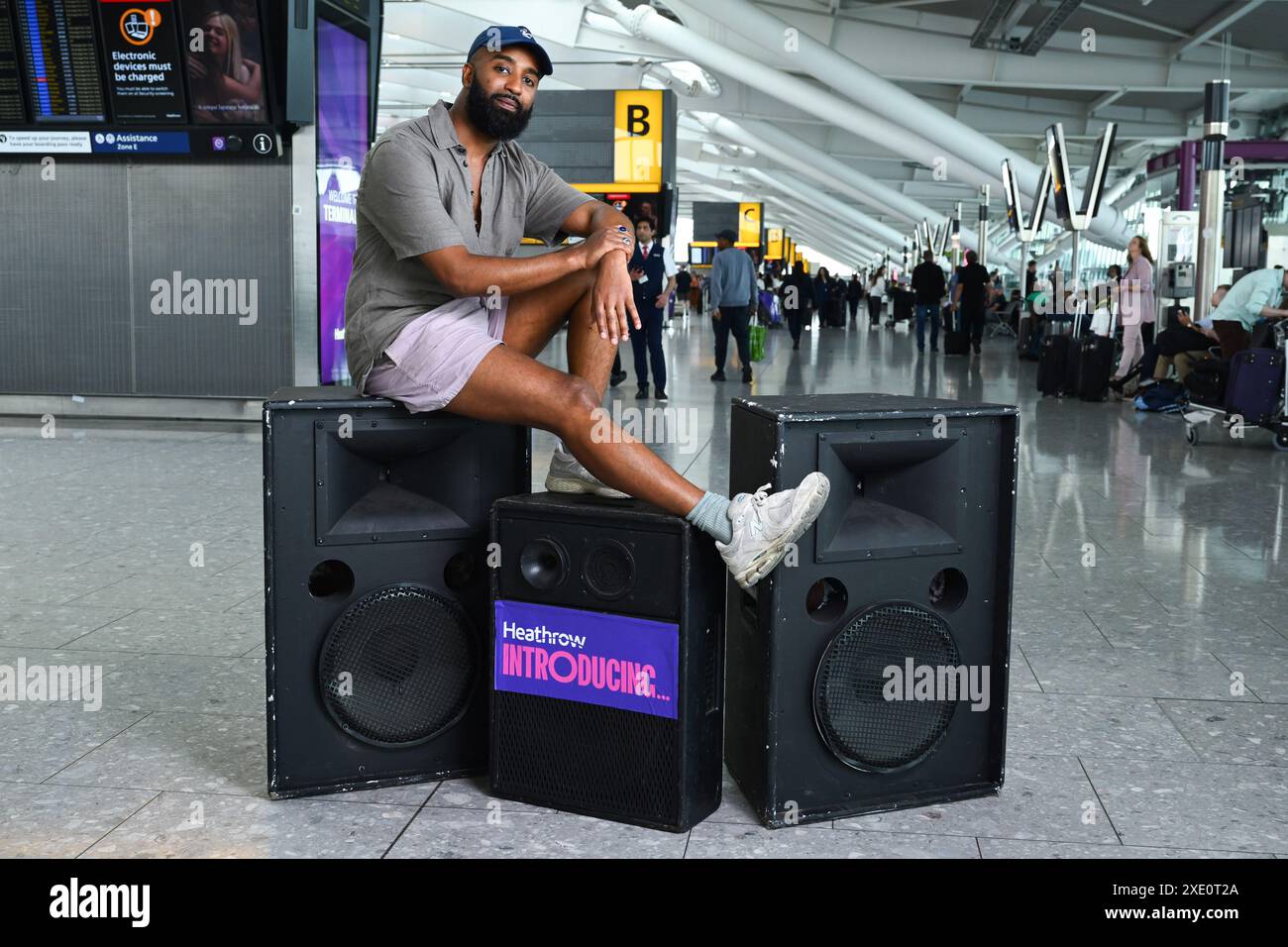 RETRANSMITTING AMENDING TOPIC EDITORIAL USE ONLY Singer songwriter The ...