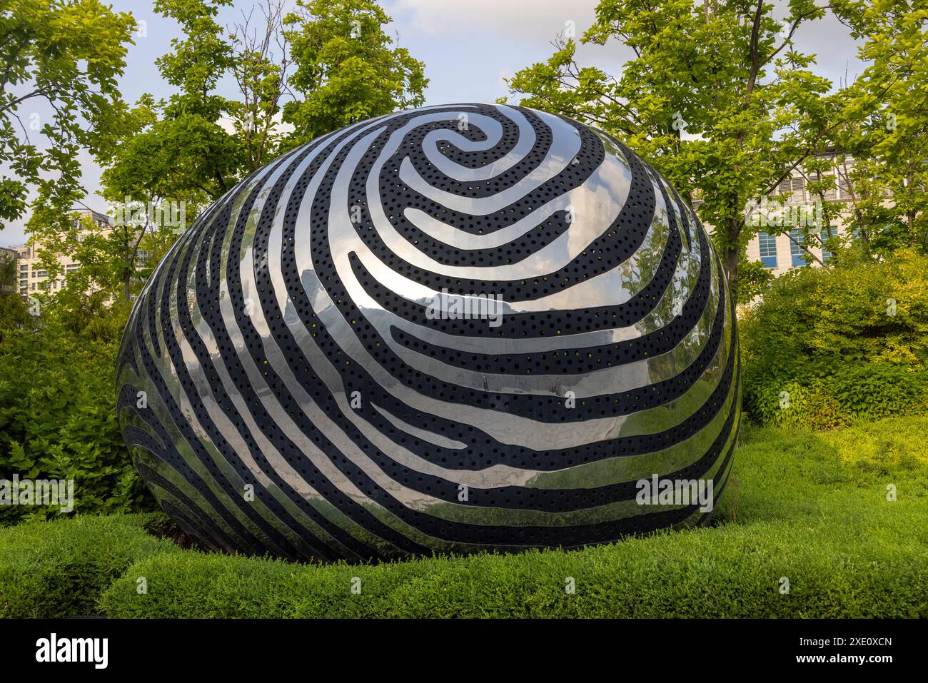 The Egg of Creation by Cho Byungsup, 2013, Dongdaemun Design Plaza ...