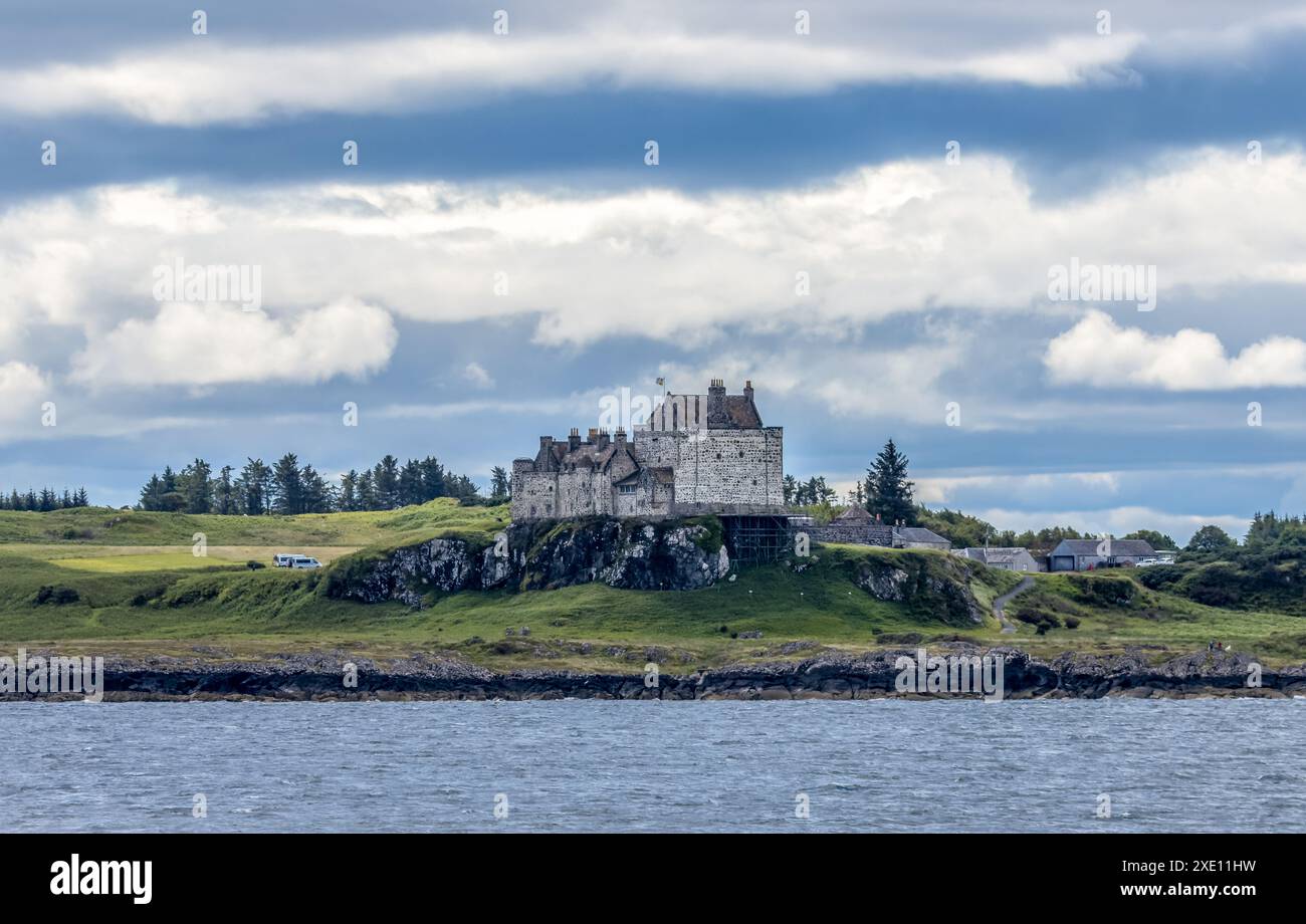 Duart castle clan maclean hi-res stock photography and images - Alamy
