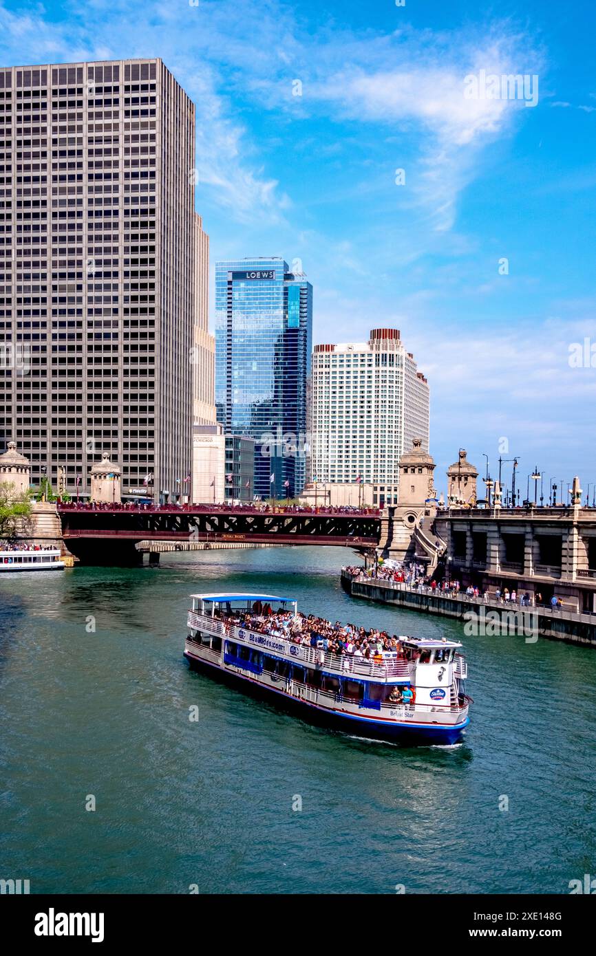 Street and riverview scenes in downtown chicago Stock Photo - Alamy