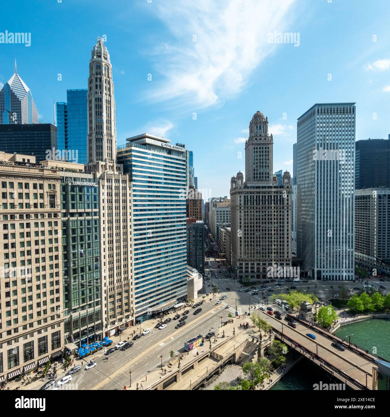 Street and riverview scenes in downtown chicago Stock Photo - Alamy