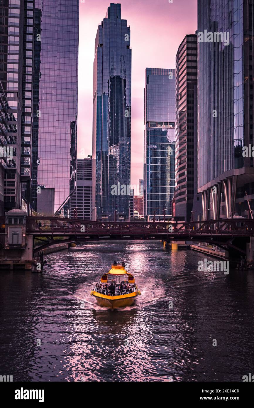 Street and riverview scenes in downtown chicago Stock Photo - Alamy