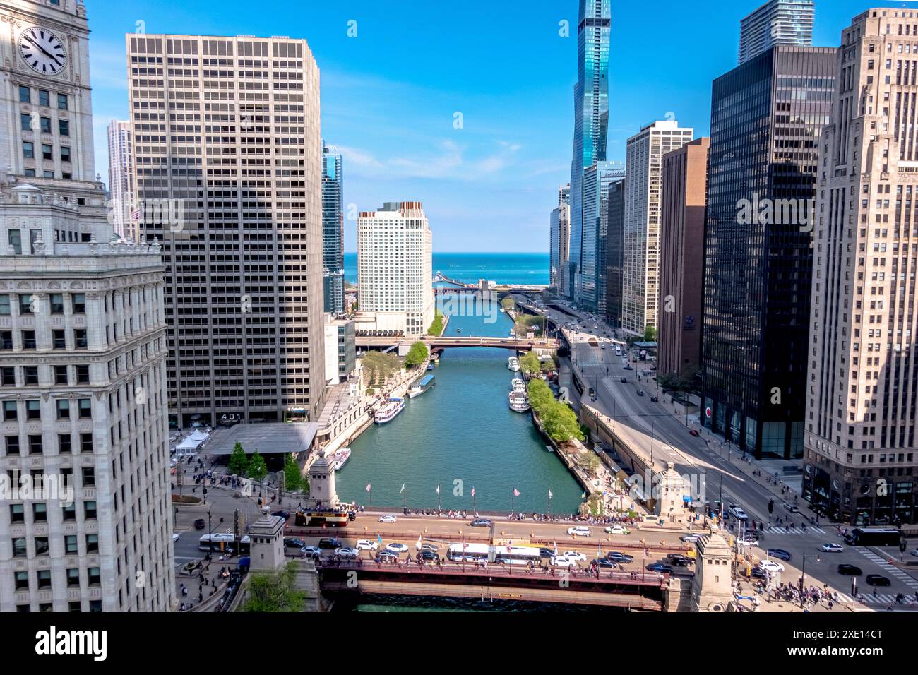 Street and riverview scenes in downtown chicago Stock Photo - Alamy