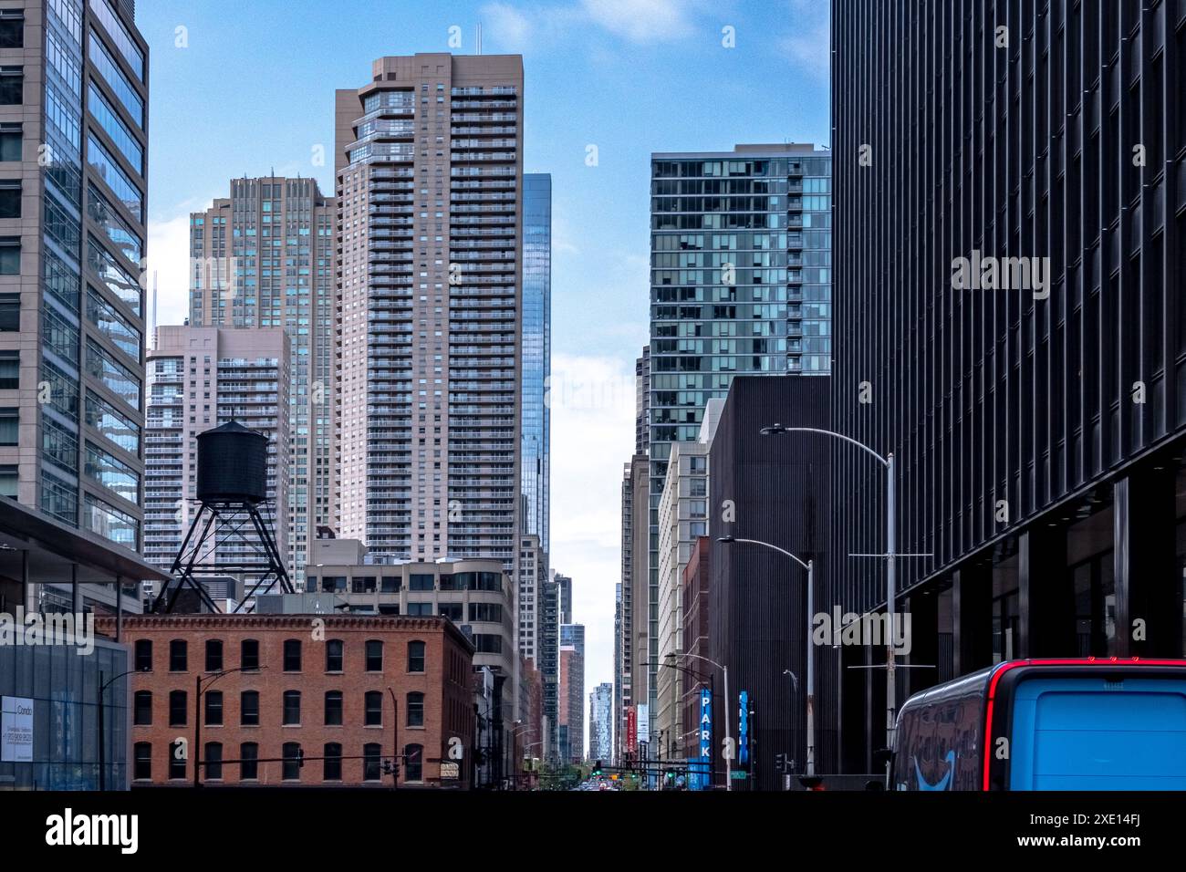street and riverview scenes in downtown chicago Stock Photo - Alamy
