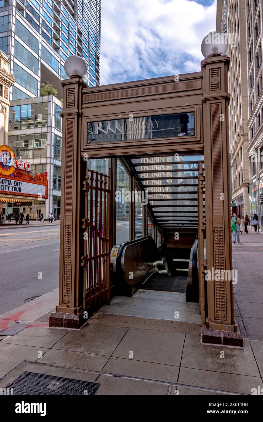 Street and riverview scenes in downtown chicago Stock Photo - Alamy
