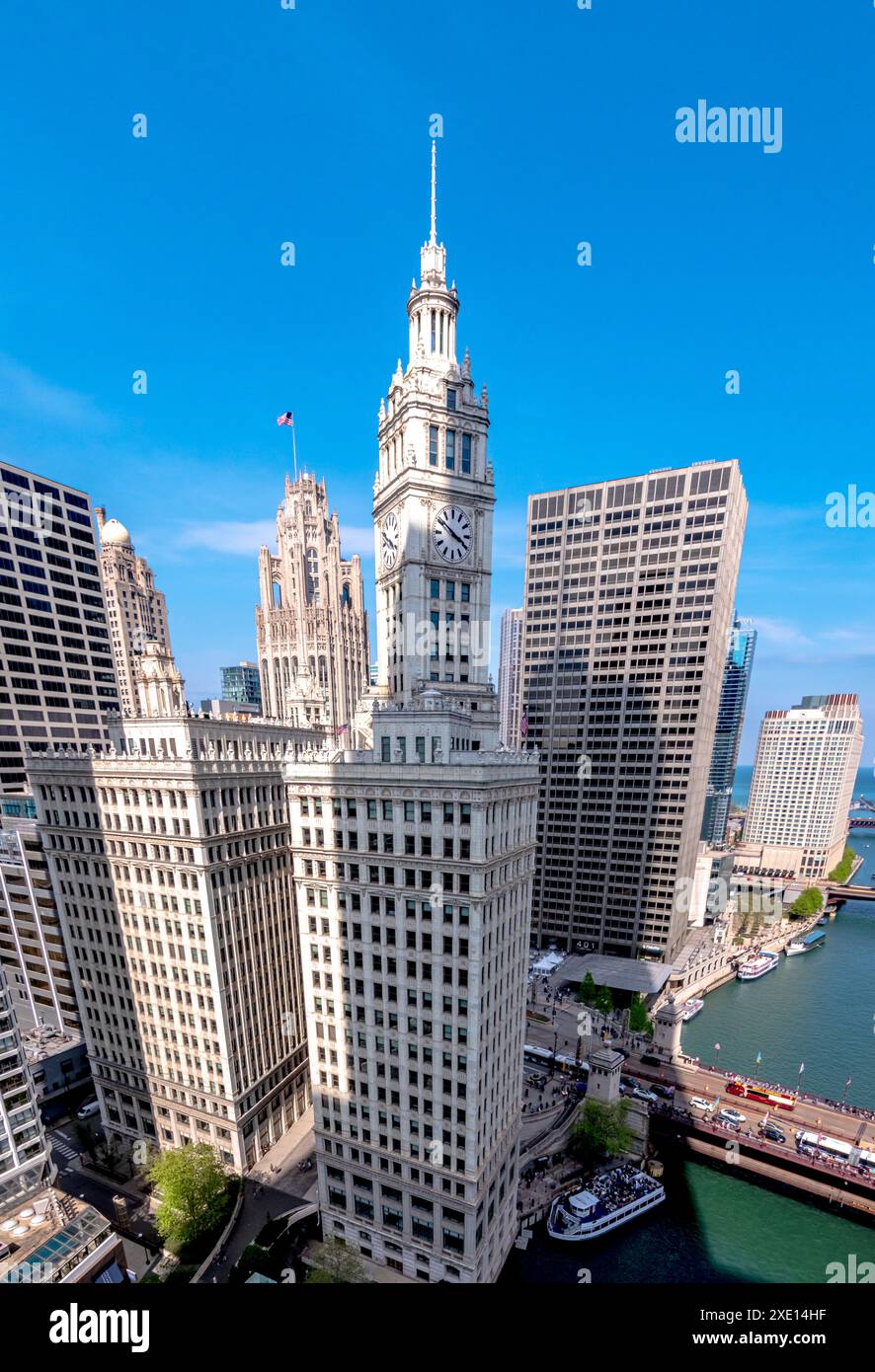 Street and riverview scenes in downtown chicago Stock Photo - Alamy