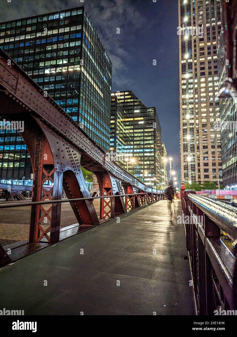 Street and riverview scenes in downtown chicago Stock Photo - Alamy