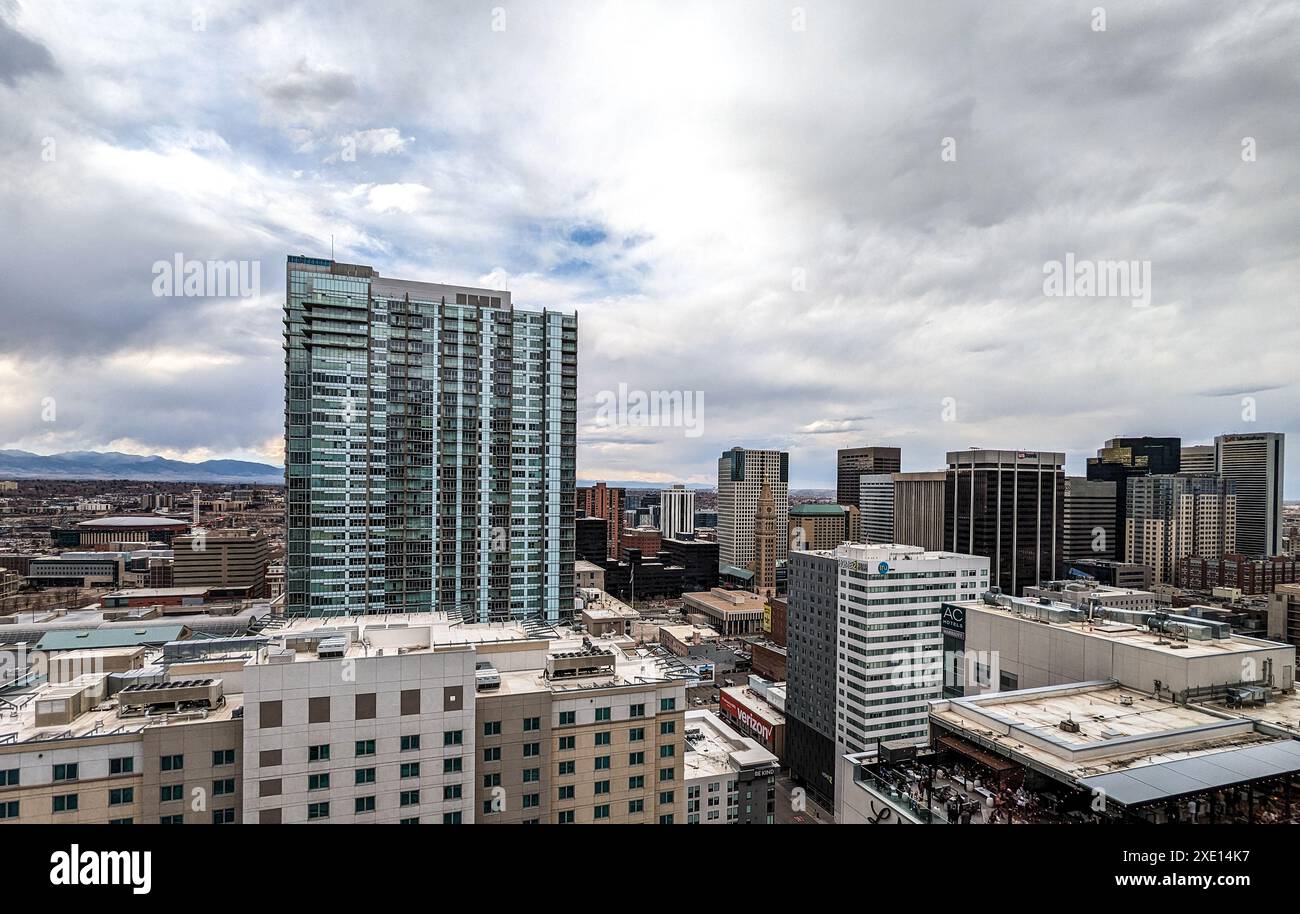 Downtown denver spring hi-res stock photography and images - Alamy