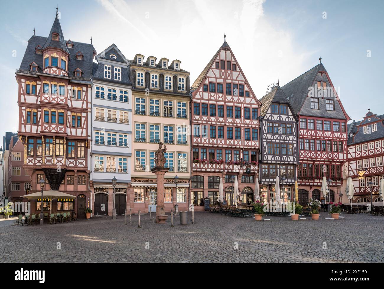 geography / travel, Germany, Hesse, Roemerberg with historic half ...