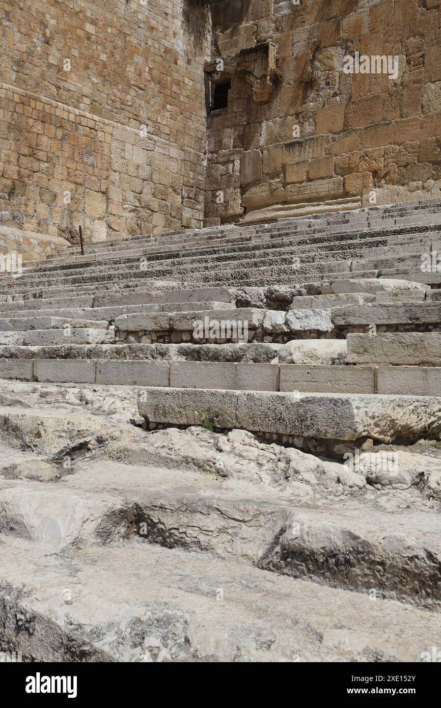 Lintel, remnant of the Double Hulda Gate, the southern wall of the ...