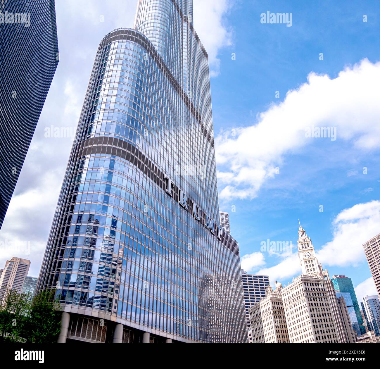Famous Trump tower in downtown chicago illinois Stock Photo - Alamy