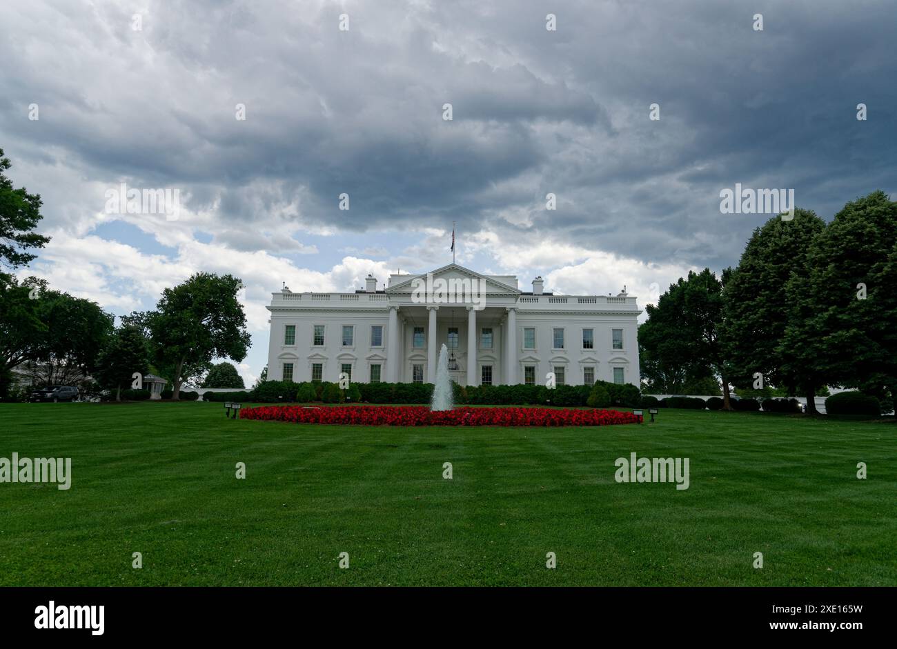 The White House in Washington, D.C. The Front or Back of the White ...