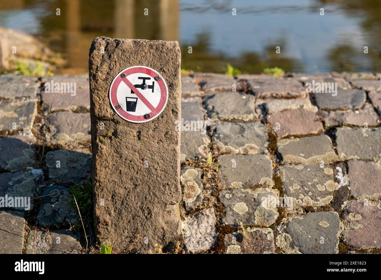 Save water sign hi-res stock photography and images - Alamy