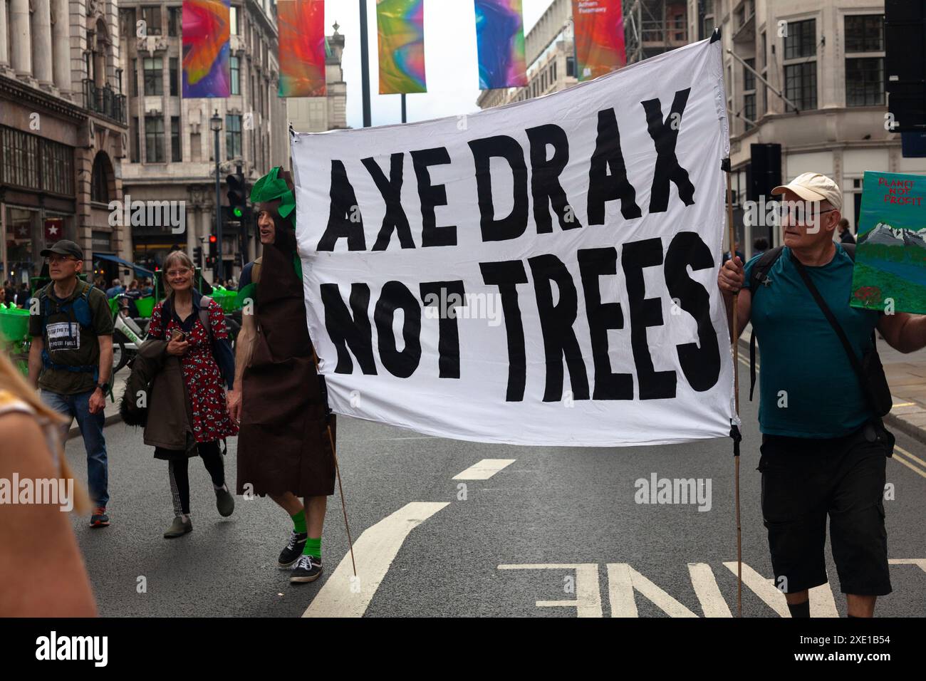 Axe drax campaign hi-res stock photography and images - Alamy