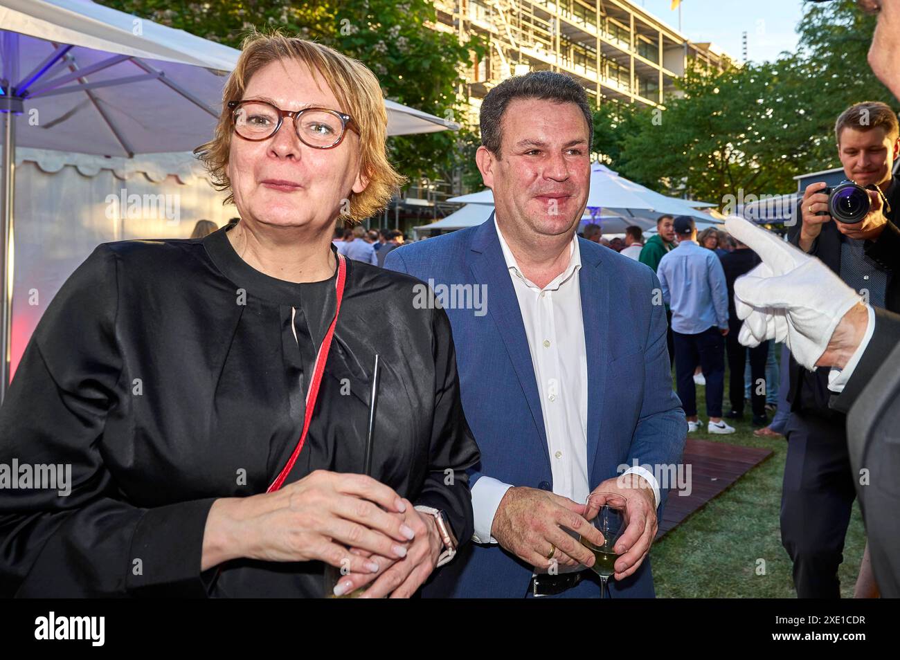 Daniela Behrens und Hubertus Heil beim Sommerfest der Niedersächsischen ...