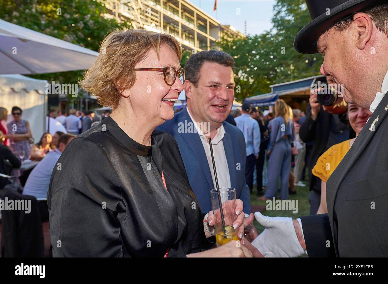 Daniela Behrens und Hubertus Heil beim Sommerfest der Niedersächsischen ...