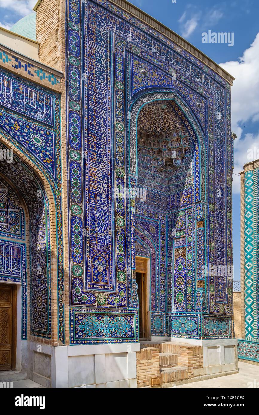 Shahi Zinda Mausoleum complex, Samarkand, Uzbekistan Stock Photo - Alamy