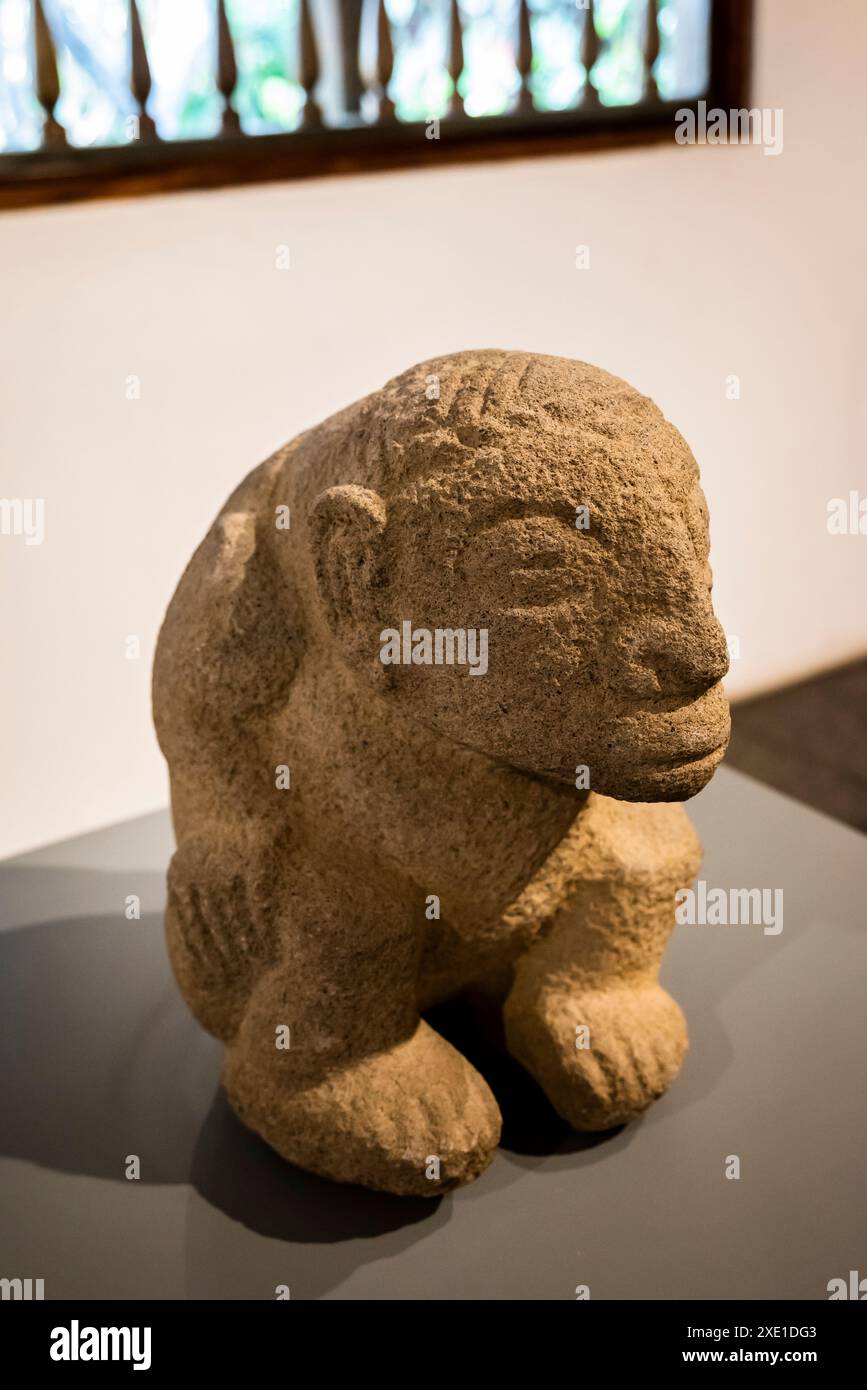Hunchbacked figure squating, Pre-Columbian stone sculpture, National ...