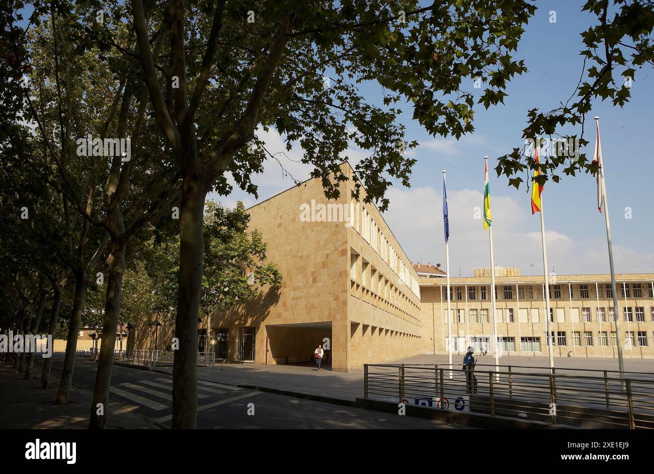 City hall, by Rafael Moneo, Logroño, La Rioja. Spain Stock Photo - Alamy