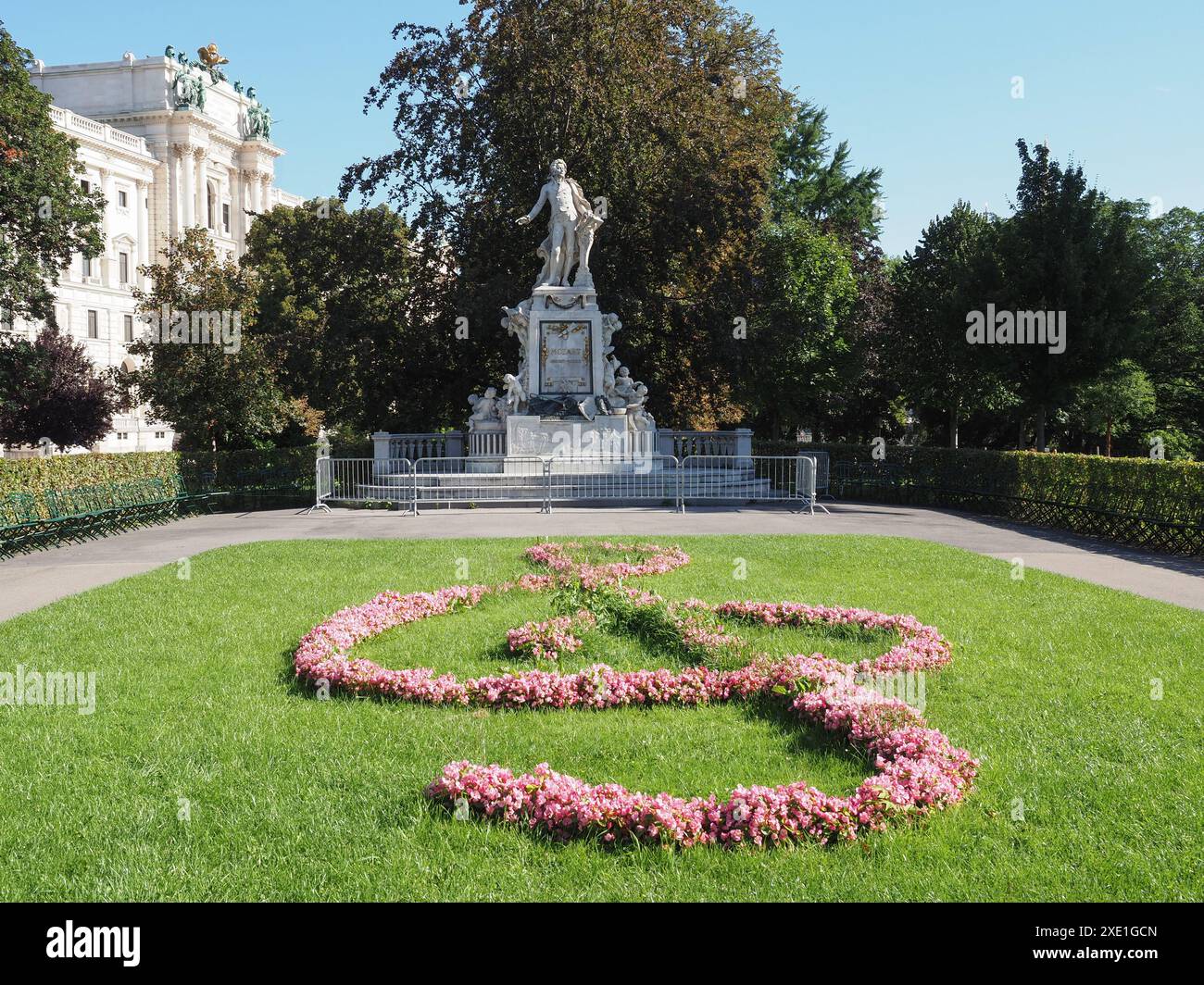 Mozart Monument in Vienna Stock Photo - Alamy