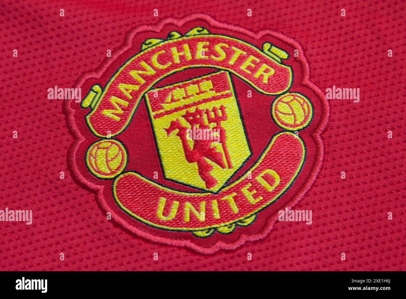 Manchester united logo hi-res stock photography and images - Alamy