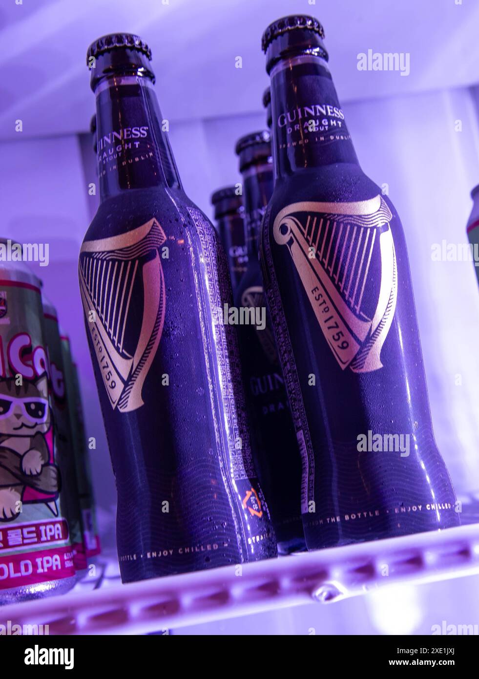 Bottle irish guinness beer hi-res stock photography and images - Alamy